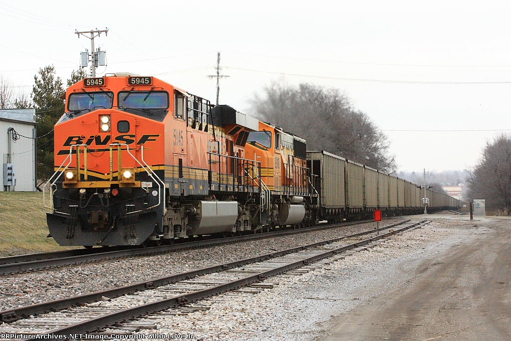 BNSF 5945 west